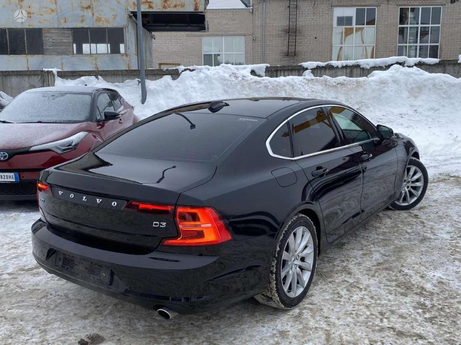 Black Volvo S90 2018 in Vilnius, with an engine capacity of 1.97 L and mileage of 224 thousand km for 14400 €, photo 9 on AUTOMOTO.COM.LV