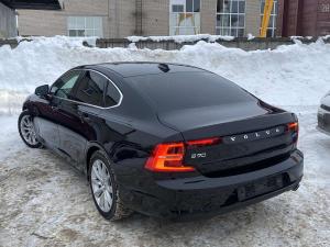 Black Volvo S90 2018 in Vilnius, with an engine capacity of 1.97 L and mileage of 224 thousand km for 14400 €, photo 13 on AUTOMOTO.COM.LV