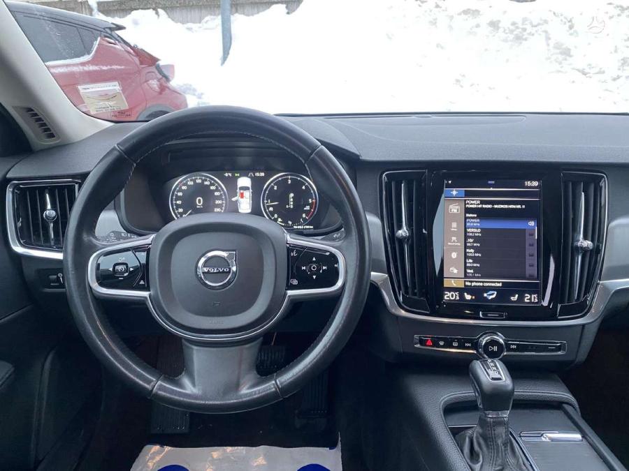 Black Volvo S90 2018 in Vilnius, with an engine capacity of 1.97 L and mileage of 224 thousand km for 14400 €, photo 19 on AUTOMOTO.COM.LV