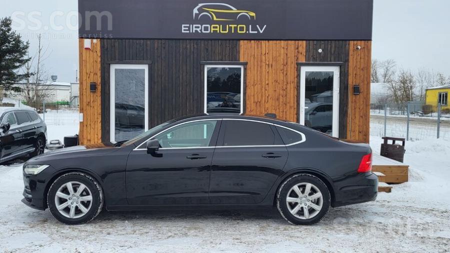 Black Volvo S90 2018 in Riga, with an engine capacity of 2.00 L and mileage of 163 thousand km for 18900 €, photo 4 on AUTOMOTO.COM.LV