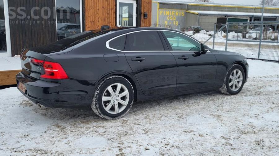 Black Volvo S90 2018 in Riga, with an engine capacity of 2.00 L and mileage of 163 thousand km for 18900 €, photo 15 on AUTOMOTO.COM.LV