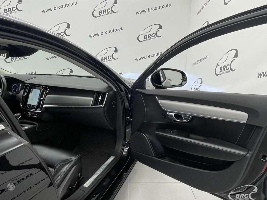 Black Volvo S90 2018 in Vilnius, with an engine capacity of 1.97 L and mileage of 294 thousand km for 14400 €, photo 9 on AUTOMOTO.COM.LV