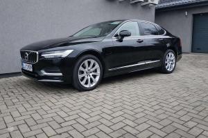 Black Volvo S90 2018 in Vilnius, with an engine capacity of 1.97 L and mileage of 141 thousand km for 25500 €, photo 2 on AUTOMOTO.COM.LV
