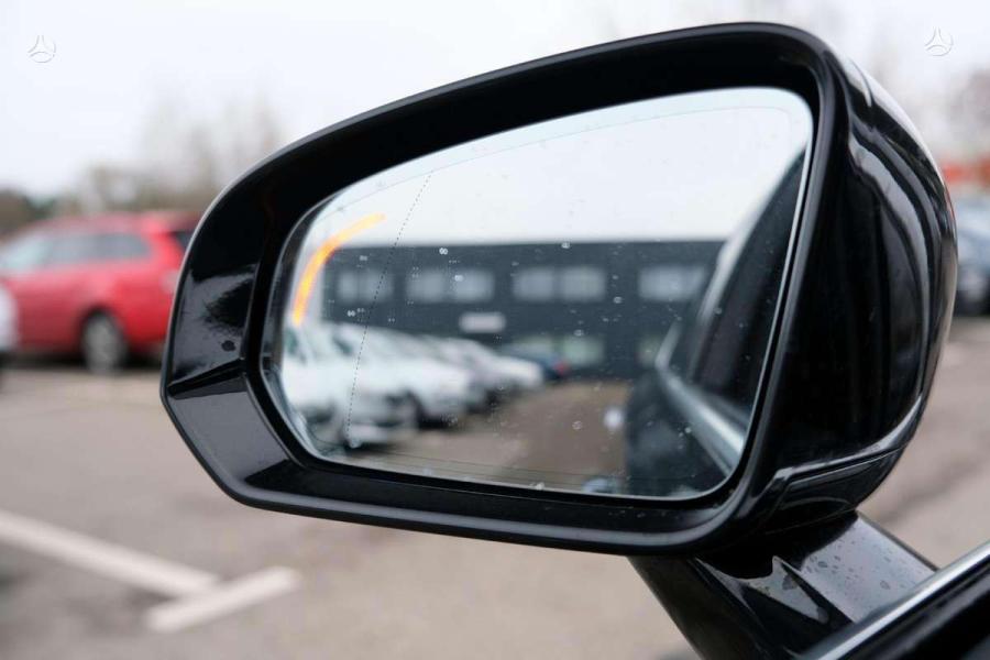 Black Volvo S90 2018 in Vilnius, with an engine capacity of 1.97 L and mileage of 141 thousand km for 25500 €, photo 20 on AUTOMOTO.COM.LV