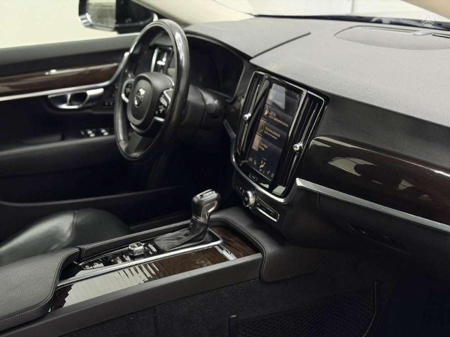 Melns Volvo S90 2018 Viļņa, ar dzinēja tilpumu 1.97 L un nobraukumu 190 tūkst. km par 16490 €, foto 15 vietnē AUTOMOTO.COM.LV