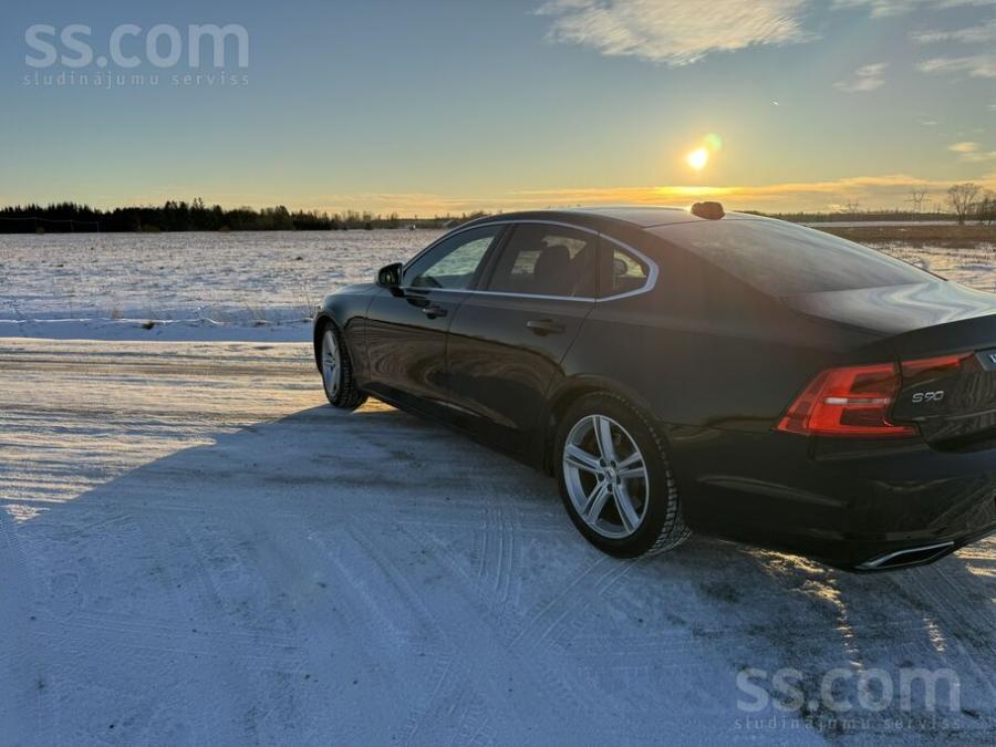 Black Volvo S90 2018 in Tallinn, with an engine capacity of 2.00 L and mileage of 182 thousand km for 25000 €, photo 7 on AUTOMOTO.COM.LV