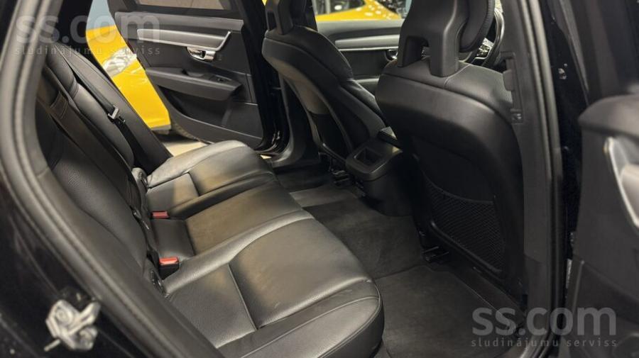 Black Volvo S90 2018 in Riga, with an engine capacity of 2.00 L and mileage of 158 thousand km for 17990 €, photo 11 on AUTOMOTO.COM.LV