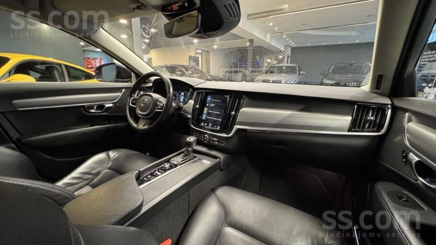 Black Volvo S90 2018 in Riga, with an engine capacity of 2.00 L and mileage of 158 thousand km for 17990 €, photo 12 on AUTOMOTO.COM.LV
