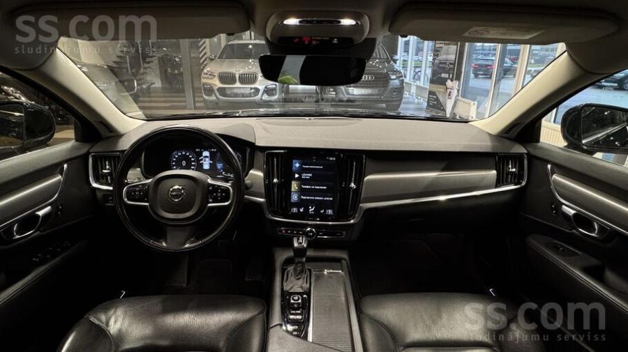 Black Volvo S90 2018 in Riga, with an engine capacity of 2.00 L and mileage of 158 thousand km for 17990 €, photo 13 on AUTOMOTO.COM.LV