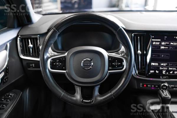 Black Volvo S90 2018 in Tallinn, with an engine capacity of 0.00 L and mileage of 124 thousand km for 23900 €, photo 10 on AUTOMOTO.COM.LV