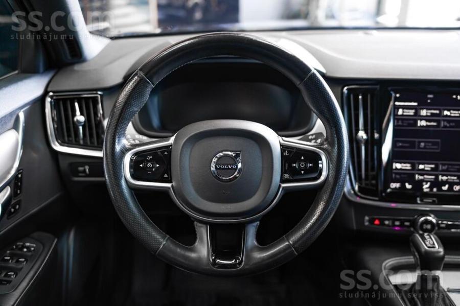 Melns Volvo S90 2018 Tallina, ar dzinēja tilpumu 0.00 L un nobraukumu 124 tūkst. km par 23900 €, foto 11 vietnē AUTOMOTO.COM.LV