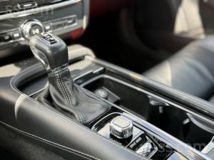 Black Volvo S90 2018 in Riga, with an engine capacity of 2.00 L and mileage of 206 thousand km for 17900 €, photo 15 on AUTOMOTO.COM.LV