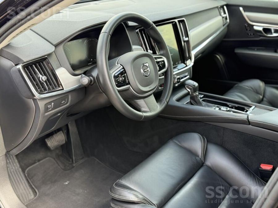 Black Volvo S90 2018 in Riga, with an engine capacity of 2.00 L and mileage of 206 thousand km for 17900 €, photo 17 on AUTOMOTO.COM.LV