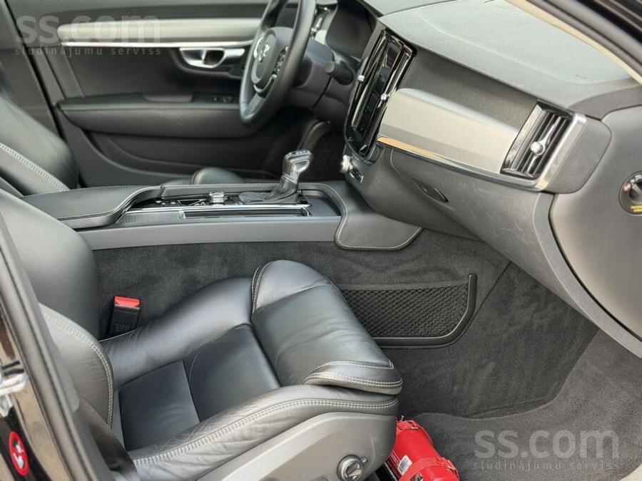 Black Volvo S90 2018 in Riga, with an engine capacity of 2.00 L and mileage of 206 thousand km for 17900 €, photo 18 on AUTOMOTO.COM.LV