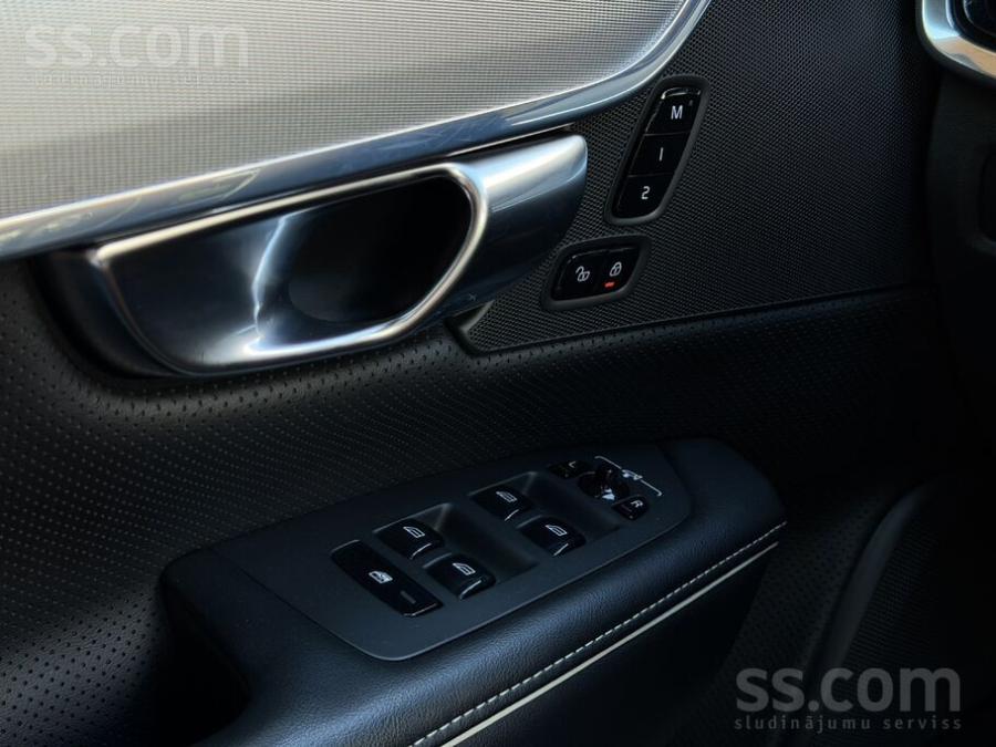 Melns Volvo S90 2018 Jelgava, ar dzinēja tilpumu 2.00 L un nobraukumu 189 tūkst. km par 23900 €, foto 22 vietnē AUTOMOTO.COM.LV