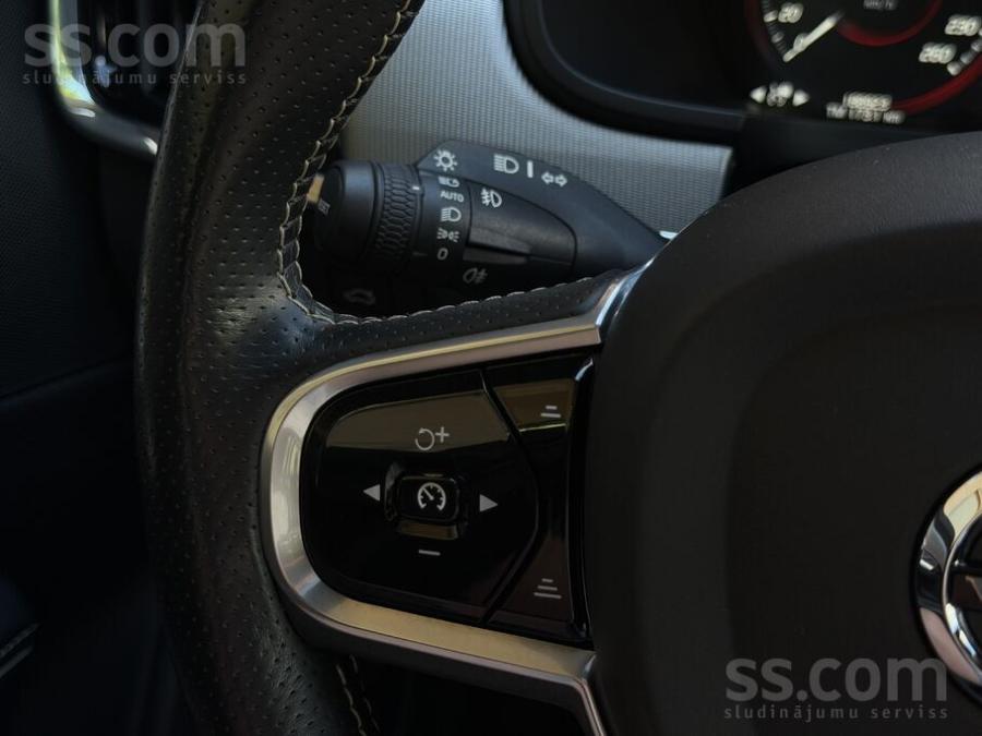 Melns Volvo S90 2018 Jelgava, ar dzinēja tilpumu 2.00 L un nobraukumu 189 tūkst. km par 23900 €, foto 23 vietnē AUTOMOTO.COM.LV