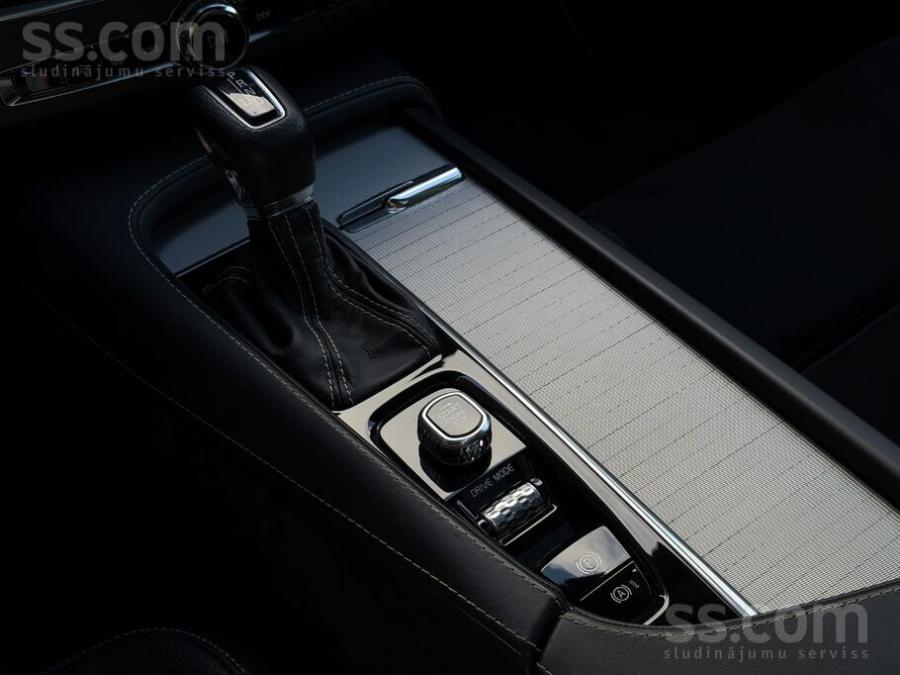 Melns Volvo S90 2018 Jelgava, ar dzinēja tilpumu 2.00 L un nobraukumu 189 tūkst. km par 23900 €, foto 28 vietnē AUTOMOTO.COM.LV