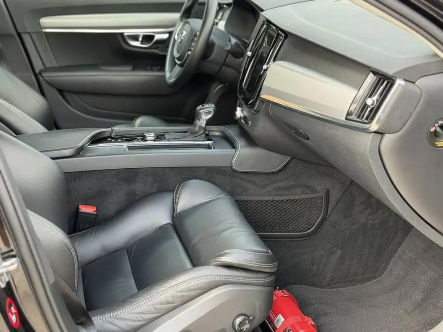 Melns Volvo S90 2018 Rīga, ar dzinēja tilpumu 2.00 L un nobraukumu 206 tūkst. km par 17900 €, foto 18 vietnē AUTOMOTO.COM.LV