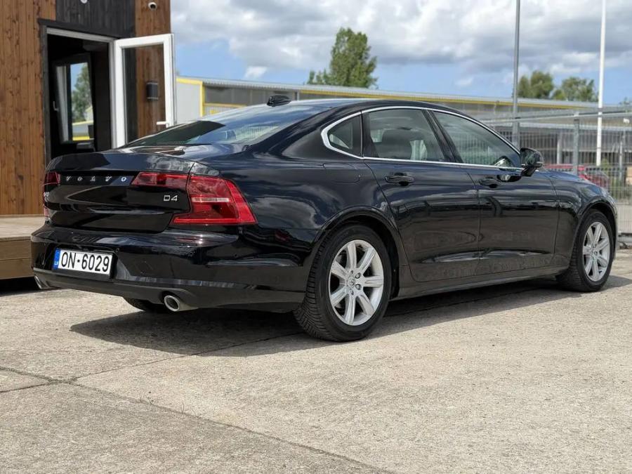 Melns Volvo S90 2018 Rīga, ar dzinēja tilpumu 2.00 L un nobraukumu 206 tūkst. km par 17900 €, foto 22 vietnē AUTOMOTO.COM.LV