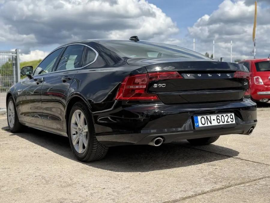 Melns Volvo S90 2018 Rīga, ar dzinēja tilpumu 2.00 L un nobraukumu 206 tūkst. km par 17900 €, foto 24 vietnē AUTOMOTO.COM.LV