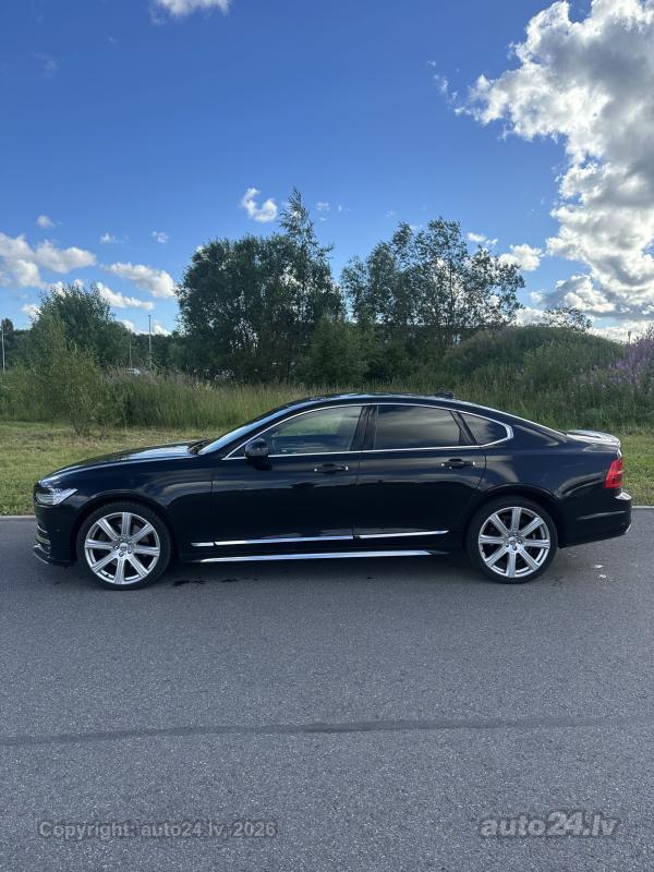 Black Volvo S90 2018 in Tallinn, with an engine capacity of 2.00 L and mileage of 145 thousand km for 27900 €, photo 4 on AUTOMOTO.COM.LV