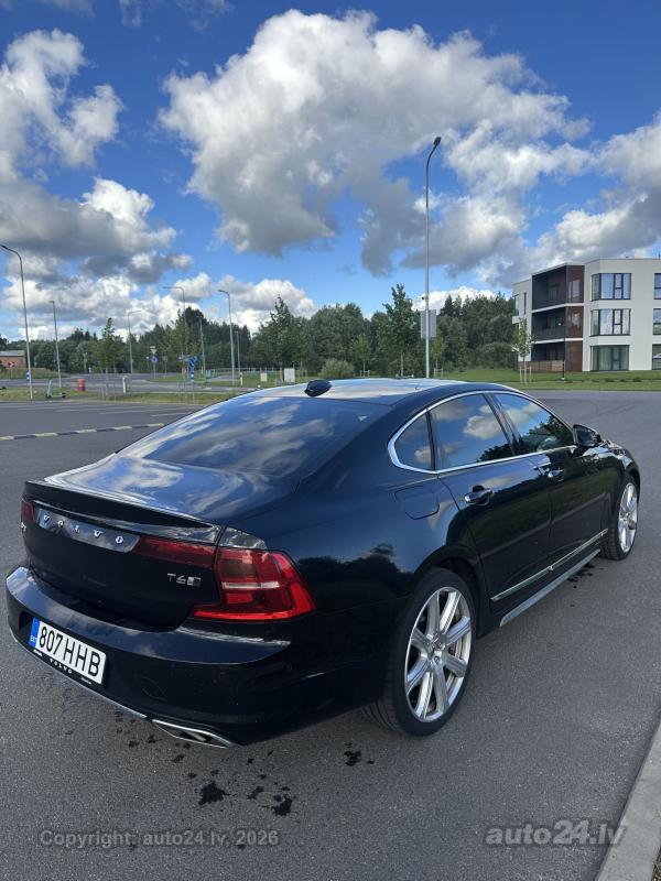 Black Volvo S90 2018 in Tallinn, with an engine capacity of 2.00 L and mileage of 145 thousand km for 27900 €, photo 8 on AUTOMOTO.COM.LV