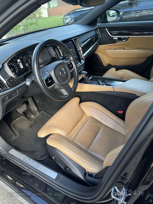 Black Volvo S90 2018 in Tallinn, with an engine capacity of 2.00 L and mileage of 145 thousand km for 27900 €, photo 10 on AUTOMOTO.COM.LV