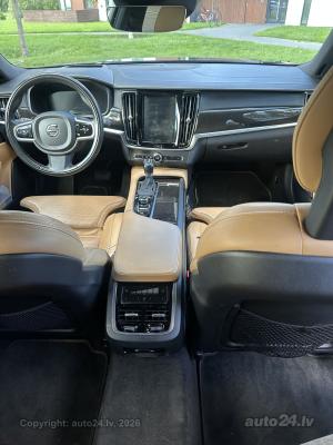 Black Volvo S90 2018 in Tallinn, with an engine capacity of 2.00 L and mileage of 145 thousand km for 27900 €, photo 14 on AUTOMOTO.COM.LV