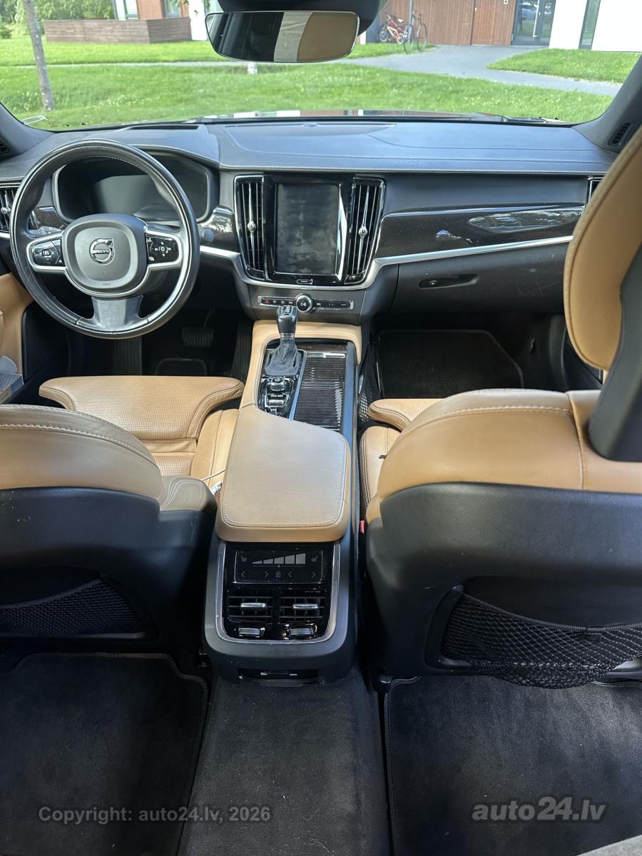 Black Volvo S90 2018 in Tallinn, with an engine capacity of 2.00 L and mileage of 145 thousand km for 27900 €, photo 14 on AUTOMOTO.COM.LV