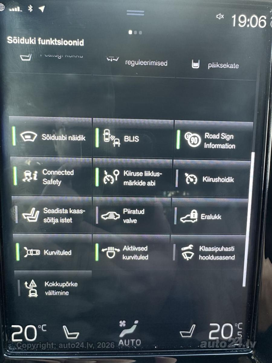 Black Volvo S90 2018 in Tallinn, with an engine capacity of 2.00 L and mileage of 145 thousand km for 27900 €, photo 15 on AUTOMOTO.COM.LV