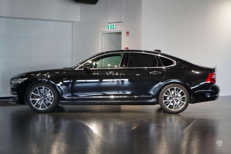 Melns Volvo S90 2018 Viļņa, ar dzinēja tilpumu 1.97 L un nobraukumu 267 tūkst. km par 18900 €, foto 3 vietnē AUTOMOTO.COM.LV