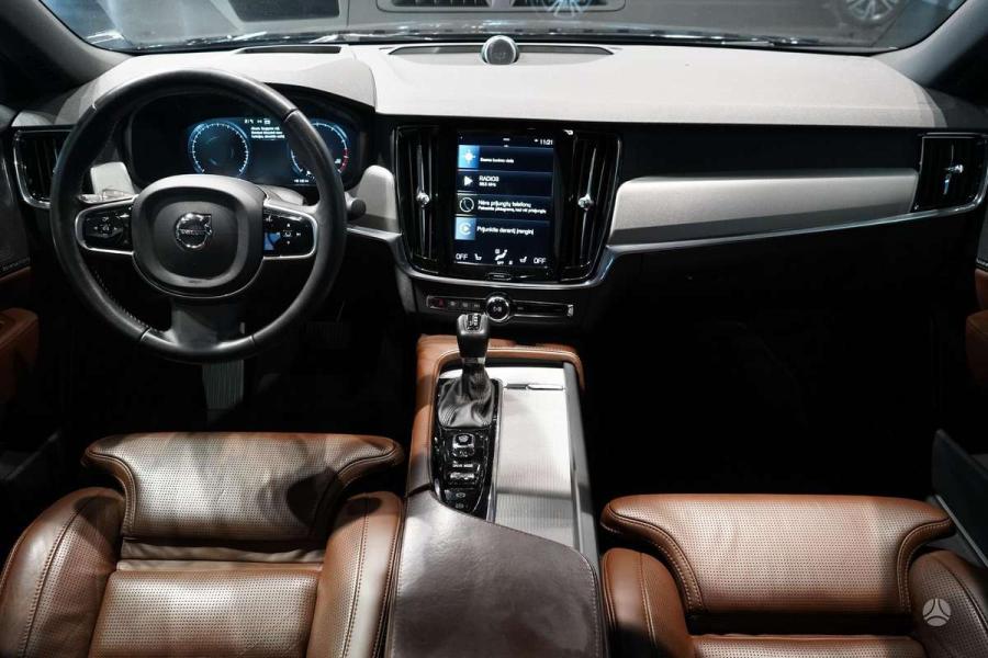 Melns Volvo S90 2018 Viļņa, ar dzinēja tilpumu 1.97 L un nobraukumu 267 tūkst. km par 18900 €, foto 10 vietnē AUTOMOTO.COM.LV