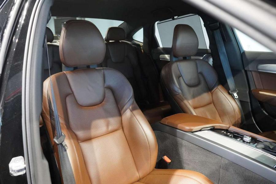 Melns Volvo S90 2018 Viļņa, ar dzinēja tilpumu 1.97 L un nobraukumu 267 tūkst. km par 18900 €, foto 12 vietnē AUTOMOTO.COM.LV