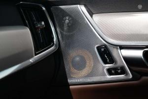 Melns Volvo S90 2018 Viļņa, ar dzinēja tilpumu 1.97 L un nobraukumu 267 tūkst. km par 18900 €, foto 23 vietnē AUTOMOTO.COM.LV