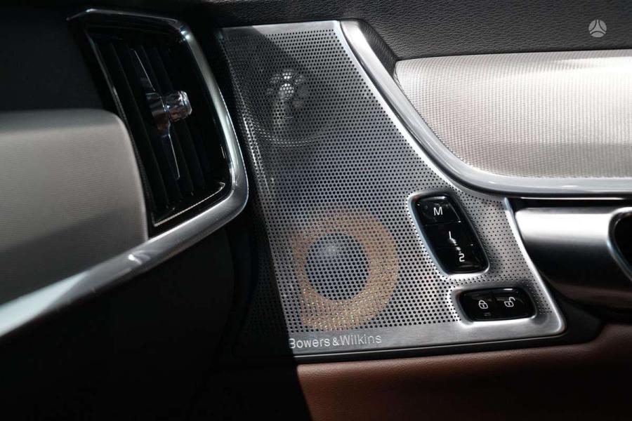 Melns Volvo S90 2018 Viļņa, ar dzinēja tilpumu 1.97 L un nobraukumu 267 tūkst. km par 18900 €, foto 23 vietnē AUTOMOTO.COM.LV