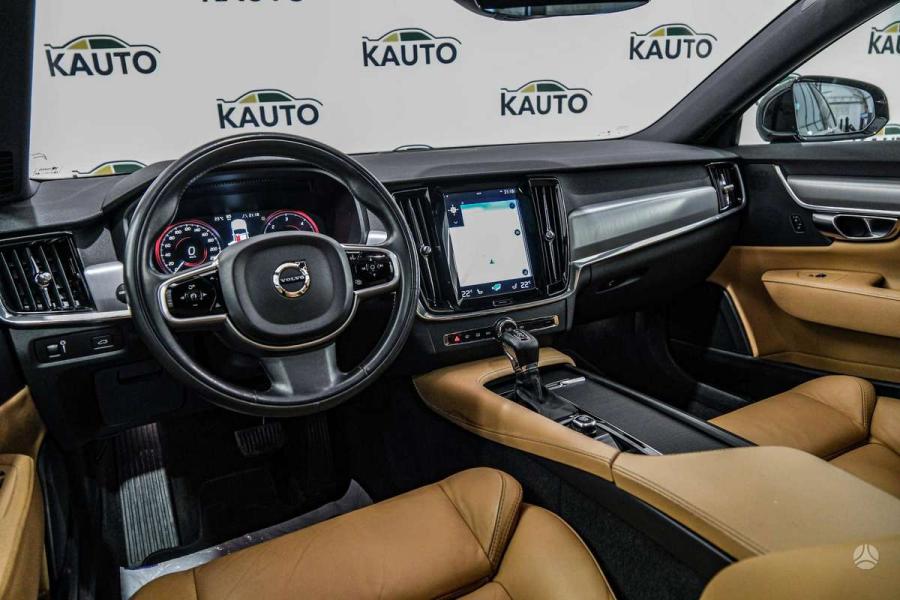 Black Volvo S90 2018 in Kaunas, with an engine capacity of 2.00 L and mileage of 255 thousand km for 15990 €, photo 8 on AUTOMOTO.COM.LV