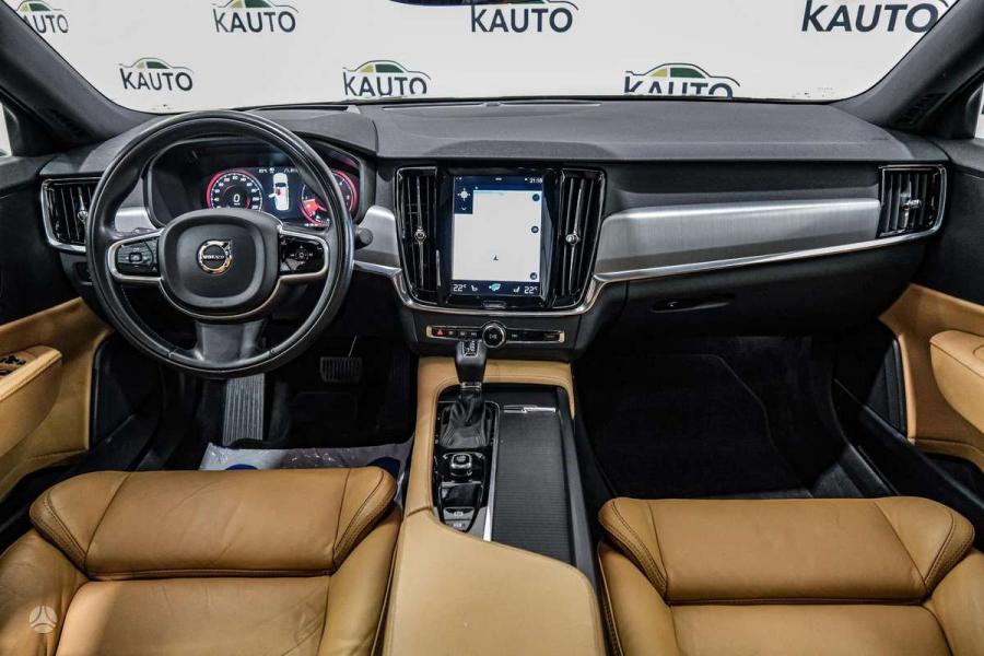Black Volvo S90 2018 in Kaunas, with an engine capacity of 2.00 L and mileage of 255 thousand km for 15990 €, photo 9 on AUTOMOTO.COM.LV