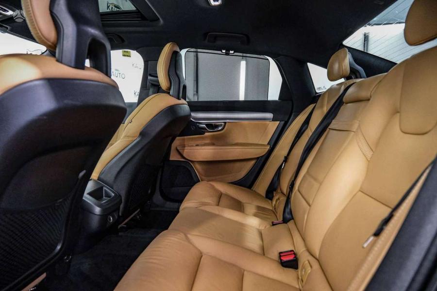 Black Volvo S90 2018 in Kaunas, with an engine capacity of 2.00 L and mileage of 255 thousand km for 15990 €, photo 10 on AUTOMOTO.COM.LV