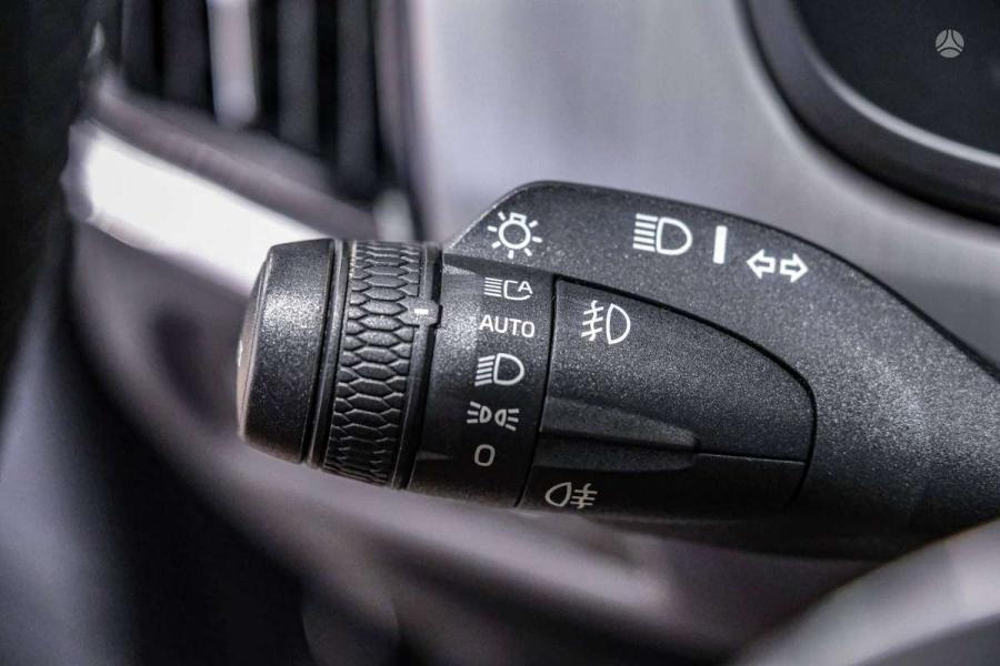 Black Volvo S90 2018 in Kaunas, with an engine capacity of 2.00 L and mileage of 255 thousand km for 15990 €, photo 19 on AUTOMOTO.COM.LV