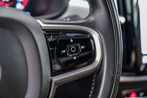 Black Volvo S90 2018 in Kaunas, with an engine capacity of 2.00 L and mileage of 255 thousand km for 15990 €, photo 21 on AUTOMOTO.COM.LV