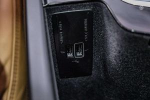 Black Volvo S90 2018 in Kaunas, with an engine capacity of 2.00 L and mileage of 255 thousand km for 15990 €, photo 27 on AUTOMOTO.COM.LV