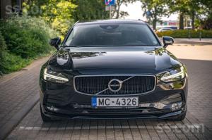 Black Volvo S90 2018 in Riga, with an engine capacity of 2.00 L and mileage of 176 thousand km for 16990 €, photo 3 on AUTOMOTO.COM.LV