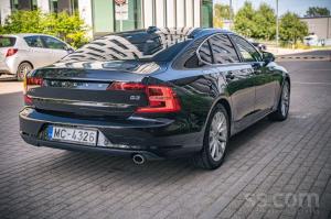 Black Volvo S90 2018 in Riga, with an engine capacity of 2.00 L and mileage of 176 thousand km for 16990 €, photo 5 on AUTOMOTO.COM.LV