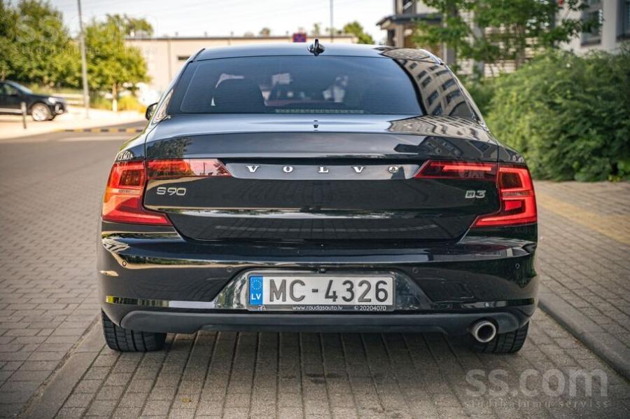 Black Volvo S90 2018 in Riga, with an engine capacity of 2.00 L and mileage of 176 thousand km for 16990 €, photo 6 on AUTOMOTO.COM.LV