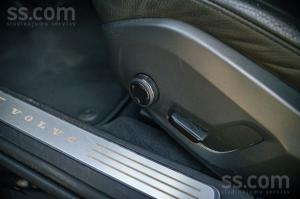 Black Volvo S90 2018 in Riga, with an engine capacity of 2.00 L and mileage of 176 thousand km for 16990 €, photo 16 on AUTOMOTO.COM.LV