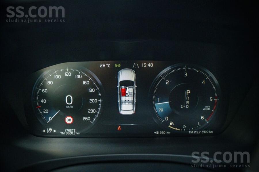 Black Volvo S90 2018 in Riga, with an engine capacity of 2.00 L and mileage of 176 thousand km for 16990 €, photo 17 on AUTOMOTO.COM.LV