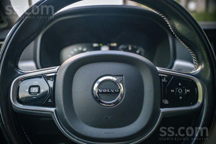 Black Volvo S90 2018 in Riga, with an engine capacity of 2.00 L and mileage of 176 thousand km for 16990 €, photo 18 on AUTOMOTO.COM.LV