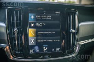 Black Volvo S90 2018 in Riga, with an engine capacity of 2.00 L and mileage of 176 thousand km for 16990 €, photo 19 on AUTOMOTO.COM.LV
