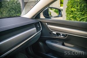 Black Volvo S90 2018 in Riga, with an engine capacity of 2.00 L and mileage of 176 thousand km for 16990 €, photo 23 on AUTOMOTO.COM.LV