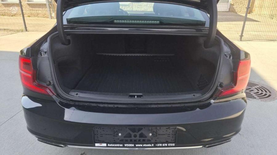 Melns Volvo S90 2018 Klaipėda, ar dzinēja tilpumu 2.00 L un nobraukumu 51 tūkst. km par 16500 €, foto 22 vietnē AUTOMOTO.COM.LV